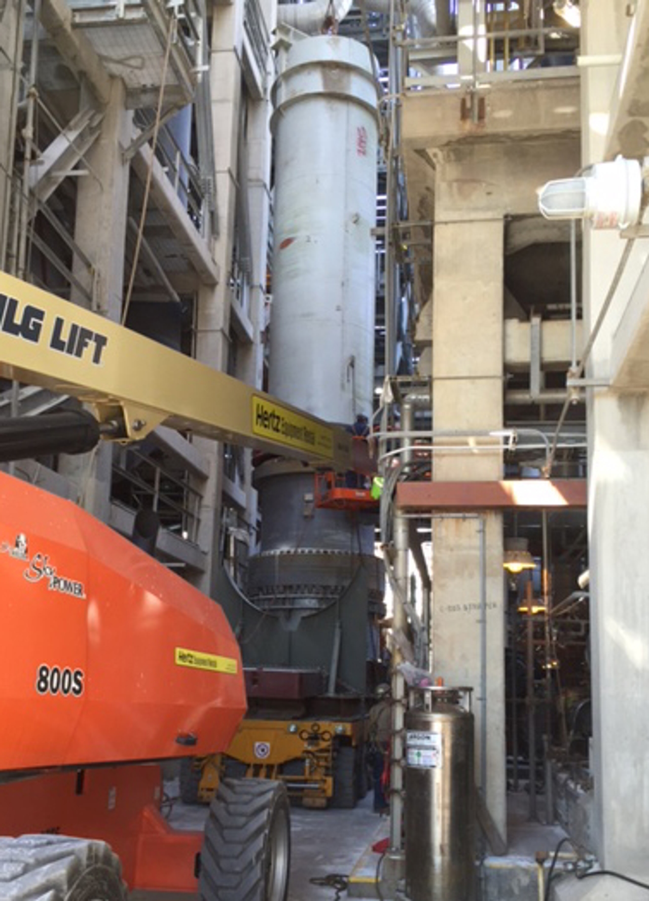 VersaCrane™ TC-24000 | Tight Tailswing Project