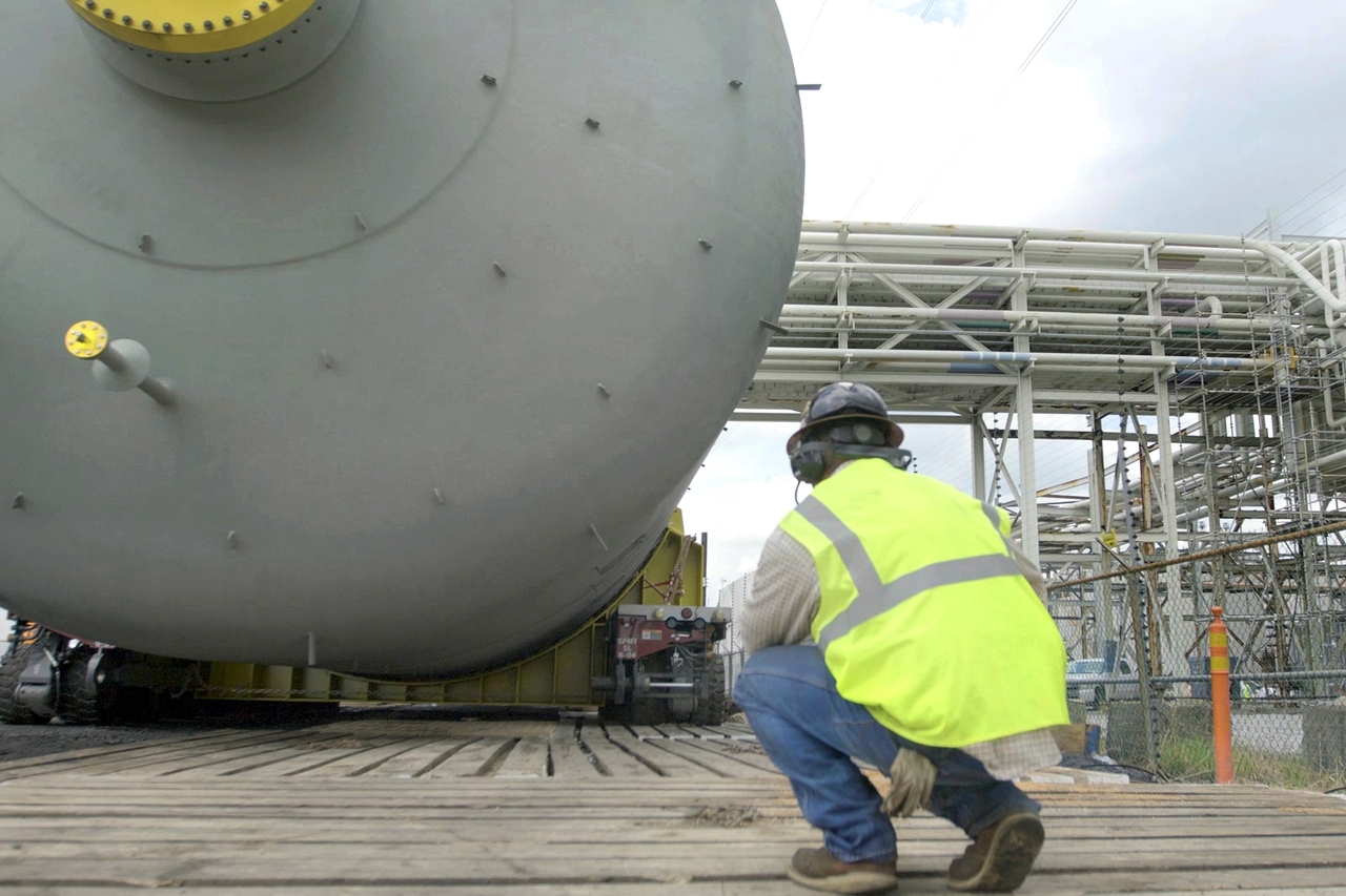 Heavy Vessel Transportation Service | Chemical Plant Vessel…