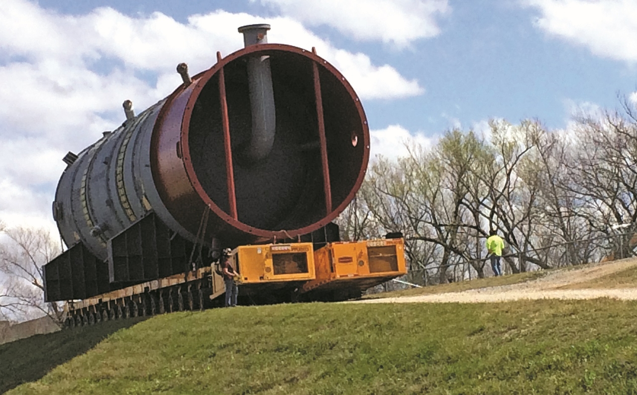 Tailing Over a Live Pipe Rack | Turnkey Transport and Lift