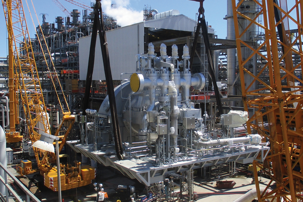 DSCR Introduces New 1,000-ton VersaCrane CC-12000 Crawler